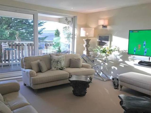 2 bedroom flat for sale in Bazehill Road Rottingdean Brighton BN2