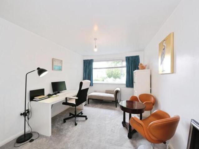 2 bedroom flat for sale in Bents Road, Sheffield, S11