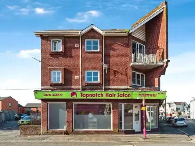 2 Bedroom Flat For Sale In Beach Street, Swansea, SA1