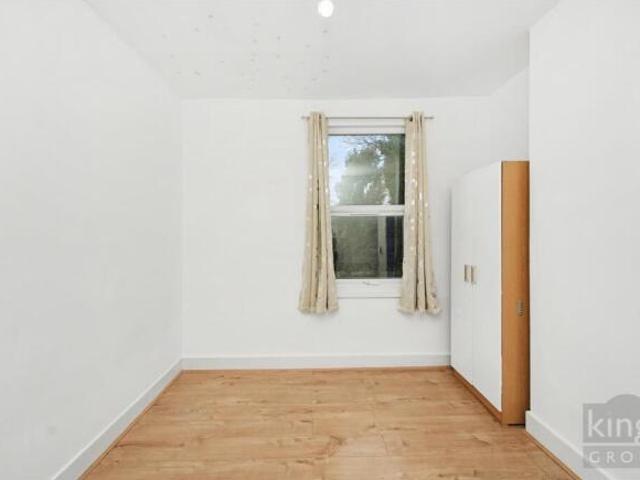 2 bedroom flat for sale in Beaconsfield Road, London, N15