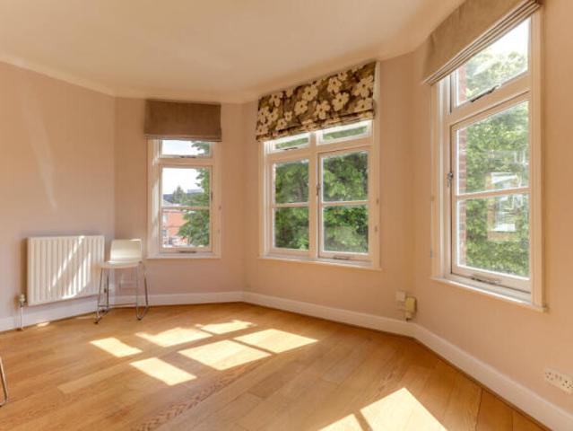 2 bedroom flat for sale in Beaconsfield Road, St Albans, AL1