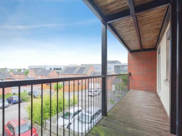 2 bedroom flat for sale in Beagle Close, Leicester, LE4
