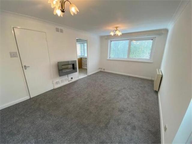 2 bedroom flat for sale in Beamsley House, Bradford Road, Shipley, Bradford, BD18
