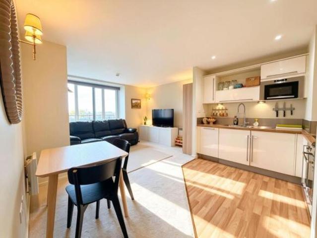 2 bedroom flat for sale in Becket House, New Road, Brentwood, CM14