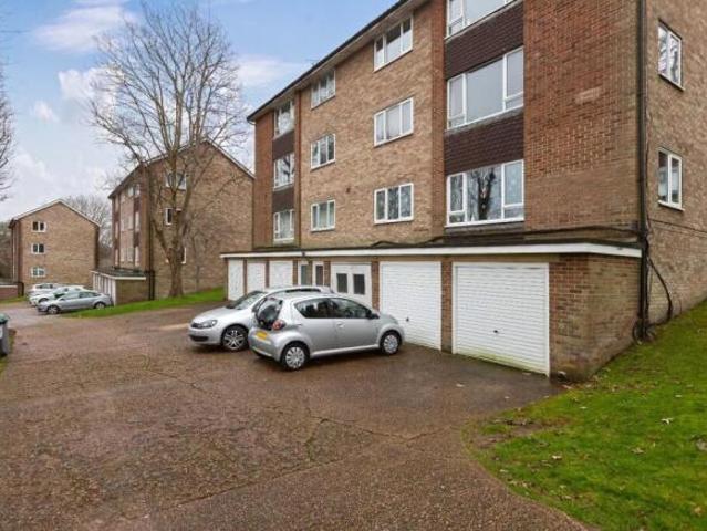 2 bedroom flat for sale in Beeding Court, Mill Rise, Brighton, BN1
