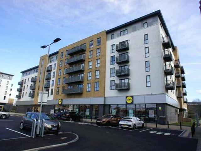 2 Bedroom Flat For Sale In Belvedere, Kent