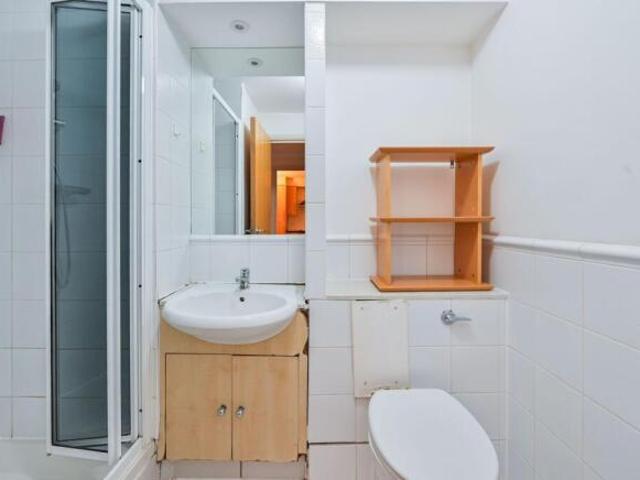 2 bedroom flat for sale in Belvedere Road, South Bank, London, SE1