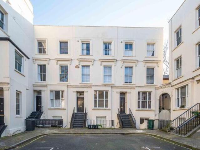 2 bedroom flat for sale in Belgrave Gardens, St John's Wood, London, NW8