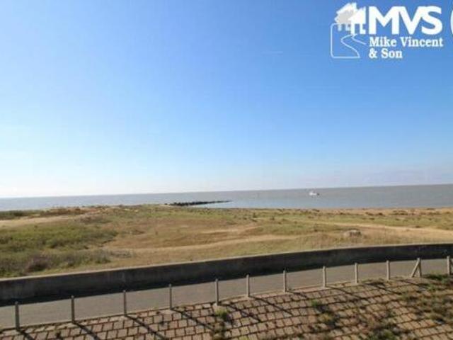 2 Bedroom Flat For Sale In Belsize Avenue, Jaywick