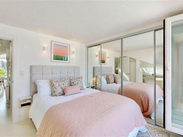 2 bedroom flat for sale in Belsize Square, Belsize Park, NW3