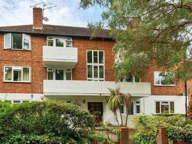 2 Bedroom Flat For Sale In Berkshire