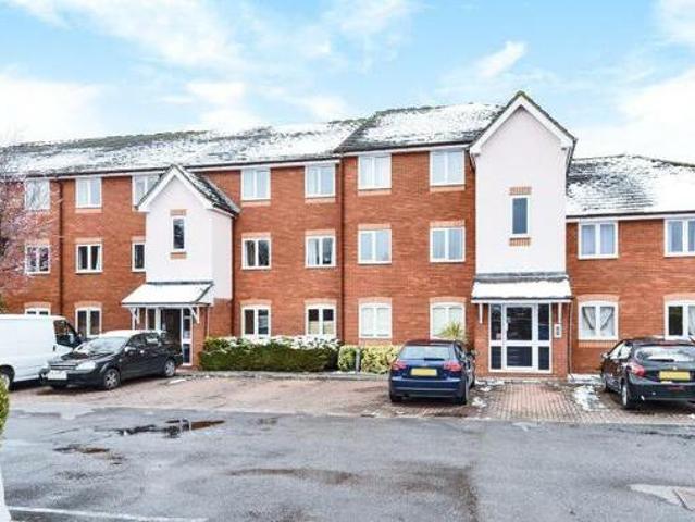 2 Bedroom Flat For Sale In Berkshire