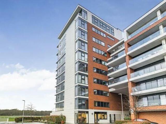 2 Bedroom Flat For Sale In Berkshire