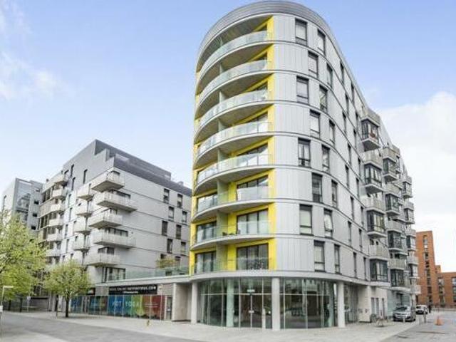 2 Bedroom Flat For Sale In Berkshire