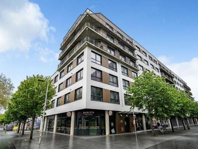 2 Bedroom Flat For Sale In Berkshire