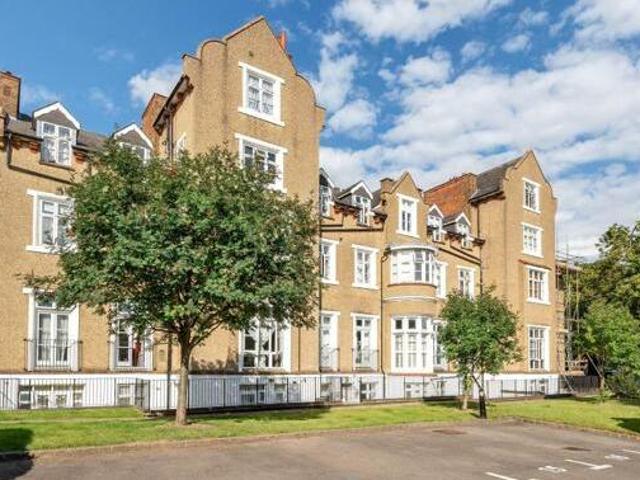 2 Bedroom Flat For Sale In Berkshire