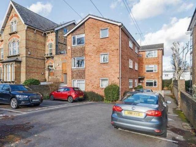 2 Bedroom Flat For Sale In Berkshire
