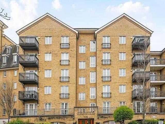 2 Bedroom Flat For Sale In Berkshire