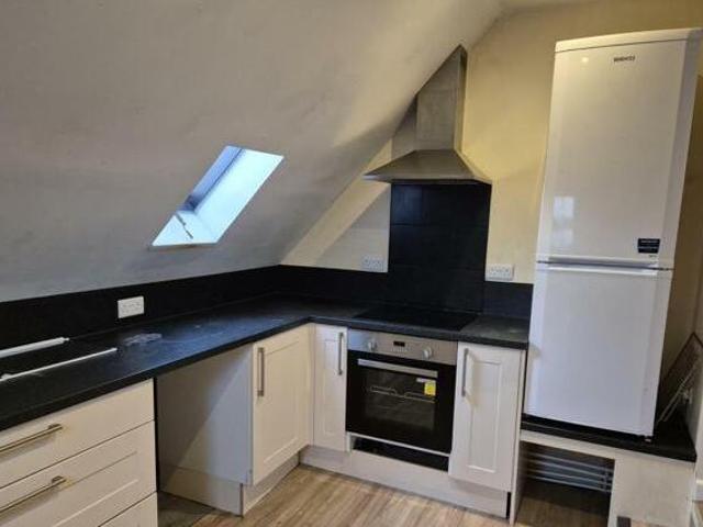 2 Bedroom Flat For Sale In Berkshire