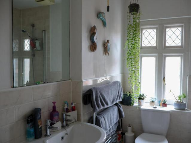 2 bedroom flat for sale in Betjeman House, Cricklade Street, Swindon, SN1