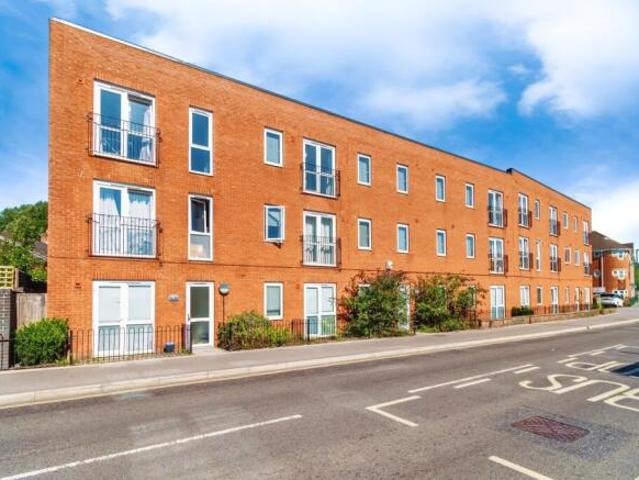 2 bedroom flat for sale in Bevois Valley Road, Southampton, Hampshire, SO14