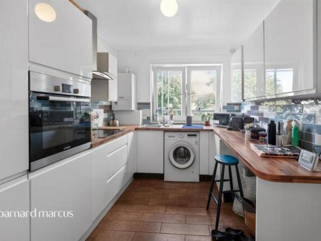 2 bedroom flat for sale in Binfield Road, London, SW4