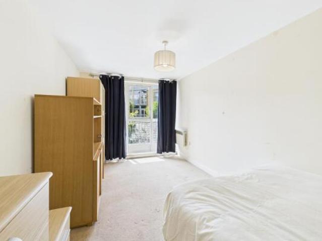 2 bedroom flat for sale in Bingley Court, Canterbury, CT1