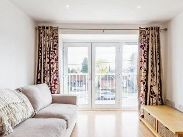 2 Bedroom Flat For Sale In Biggin Hill, Westerham