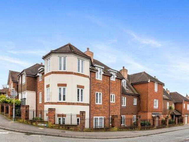 2 Bedroom Flat For Sale In Billingshurst