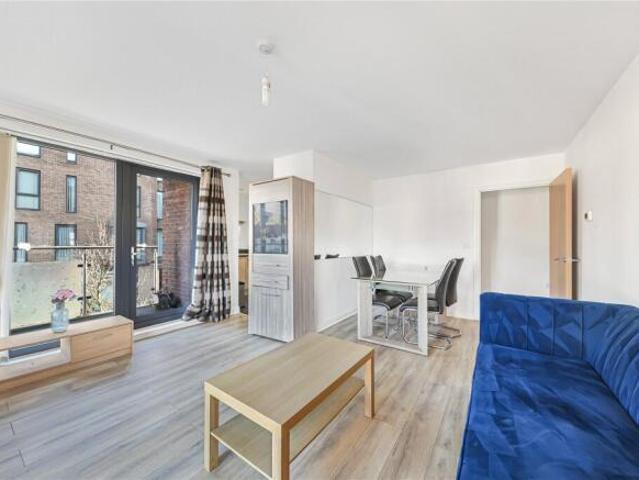 2 bedroom flat for sale in Billroth Court, NW9