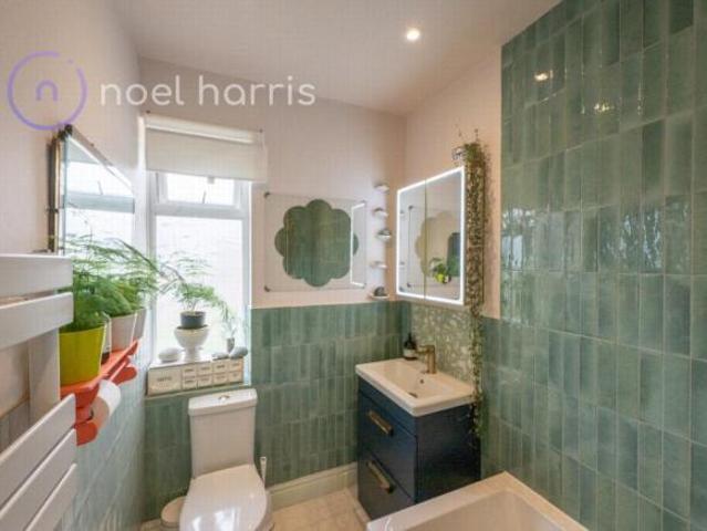 2 bedroom flat for sale in Birchwood Avenue, High Heaton, NE7