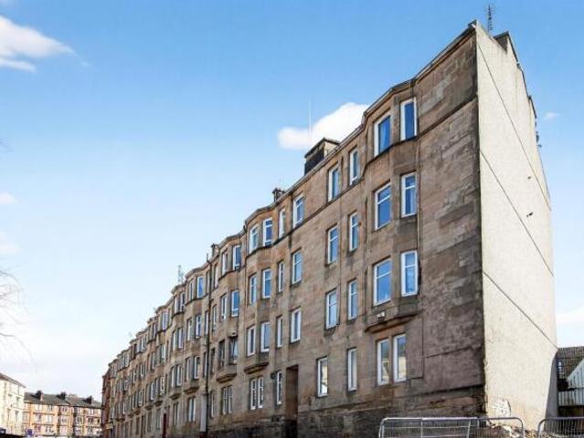 2 bedroom flat for sale in Birkenshaw Street, Glasgow, G31