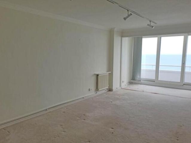 2 bedroom flat for sale in Bolsover Road, Eastbourne, BN20 7JW, BN20