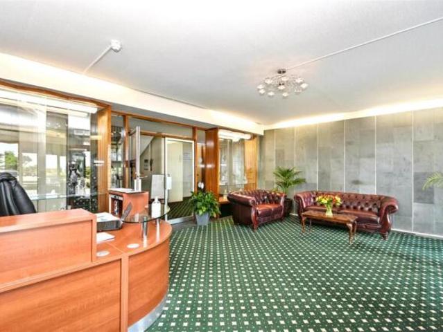 2 bedroom flat for sale in Bolsover Road, Eastbourne, BN20
