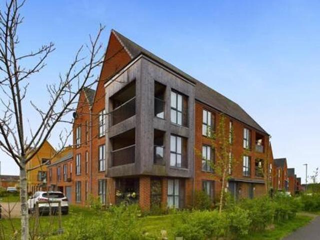 2 Bedroom Flat For Sale In Bordon, Hampshire