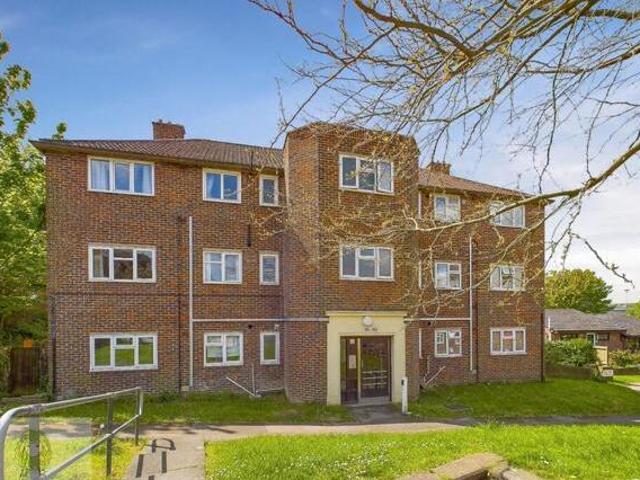 2 Bedroom Flat For Sale In Borstal, Rochester