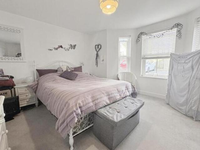 2 bedroom flat for sale in Boscombe, BH5