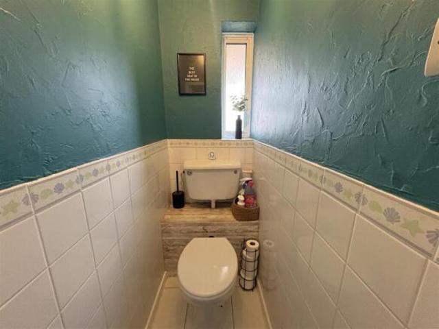 2 bedroom flat for sale in Bourne Street, Eastbourne, BN21