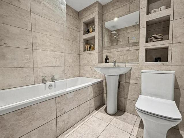 2 bedroom flat for sale in Bournemouth, BH1