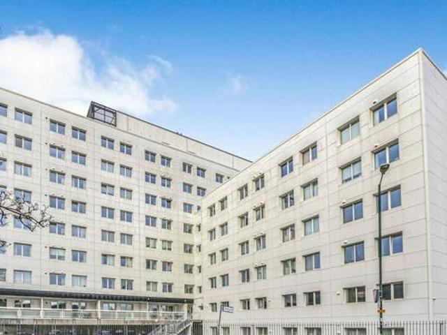 2 Bedroom Flat For Sale In Bournemouth, Dorset
