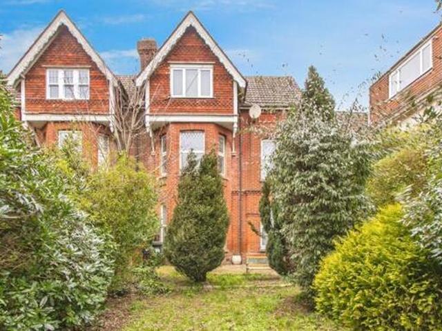 2 Bedroom Flat For Sale In Bournemouth, Dorset