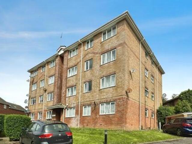 2 Bedroom Flat For Sale In Bournemouth, Dorset