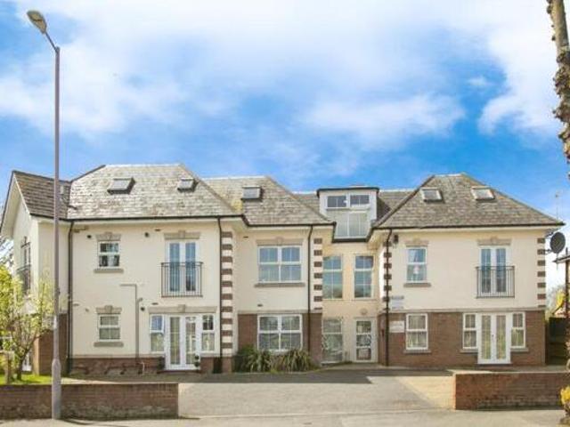 2 Bedroom Flat For Sale In Bournemouth, Dorset