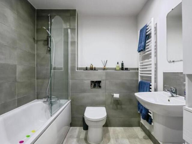 2 bedroom flat for sale in Bournemouth Road, Poole, Dorset, BH14
