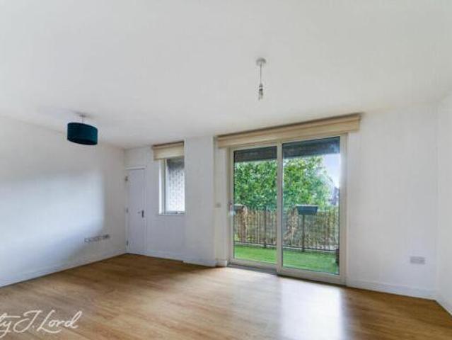 2 Bedroom Flat For Sale In Bow