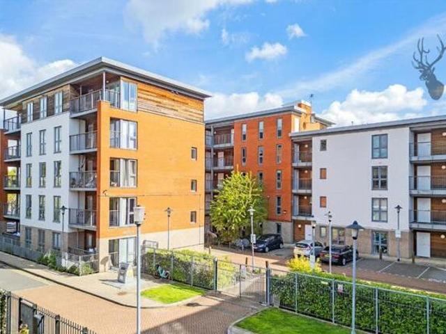 2 Bedroom Flat For Sale In Bow