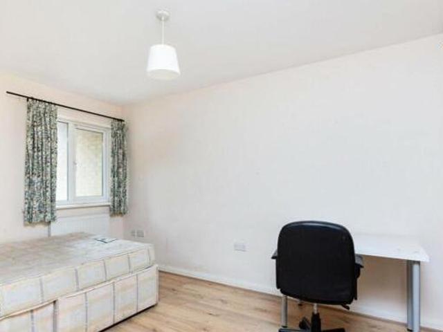 2 Bedroom Flat For Sale In Bow, London