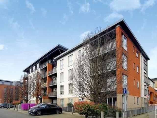 2 Bedroom Flat For Sale In Bow, London