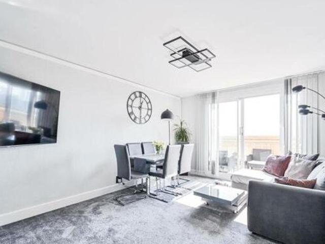 2 Bedroom Flat For Sale In Bow, London