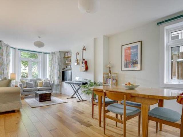 2 Bedroom Flat For Sale In Bowes Park, London